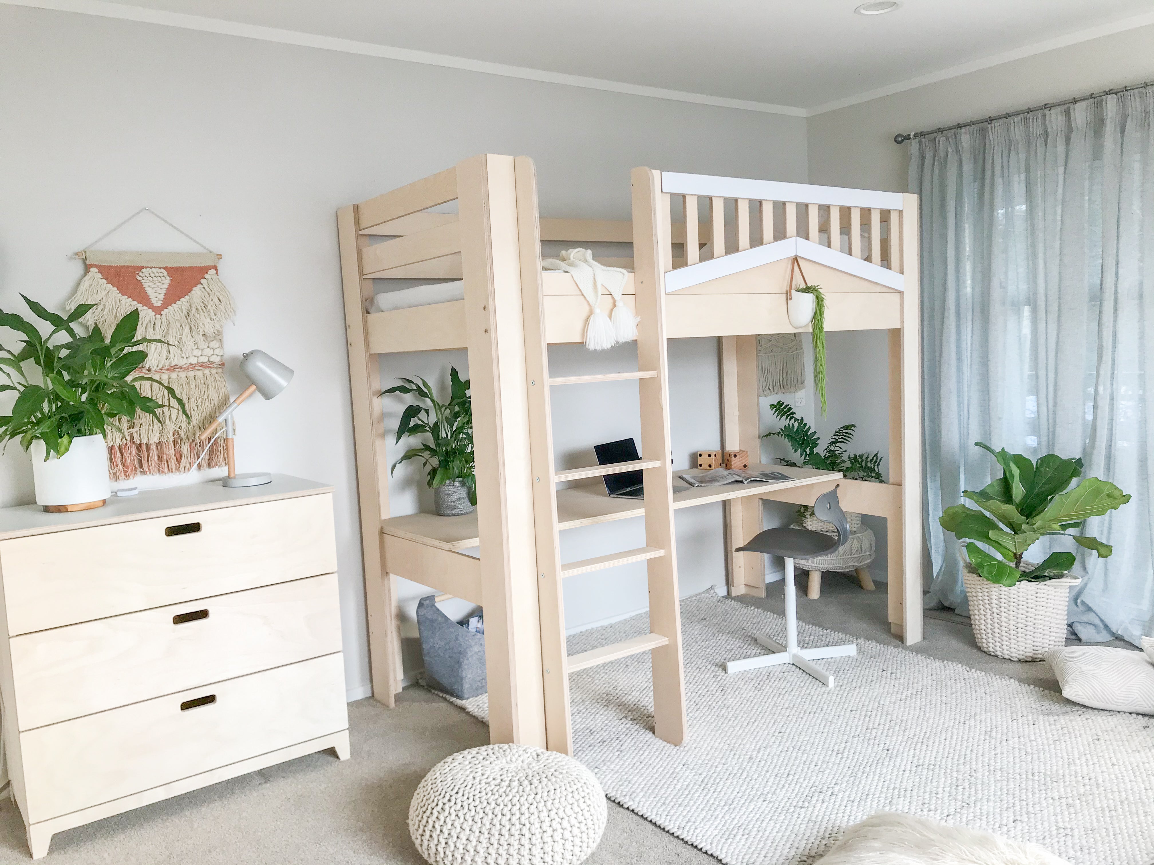 Cozy Loft bed with desk – Magic of wood PTY LTD
